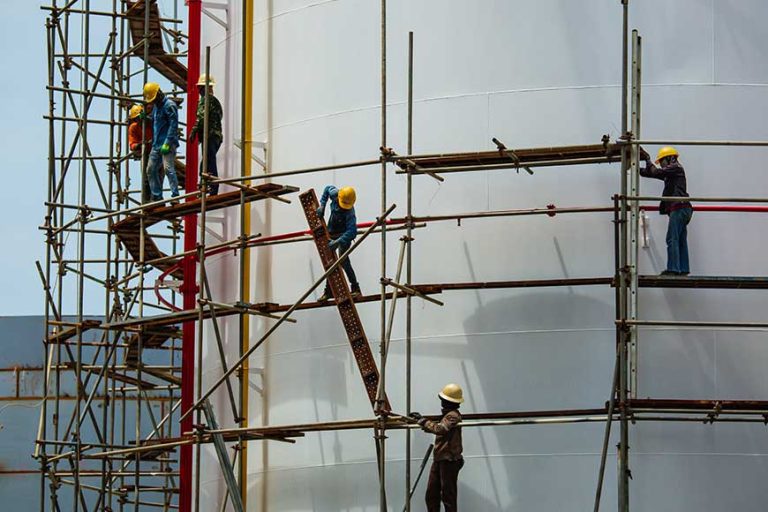Catwalk Scaffolding: Pengertian, Fungsi, dan Cara Pemasangannya