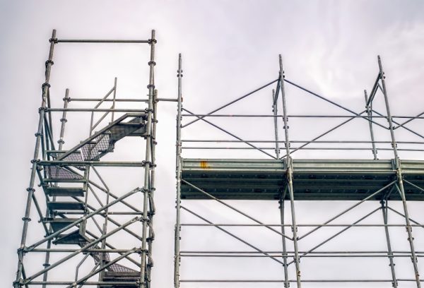 Scaffolding Outrigger: Fungsi, Manfaat, dan Keamanan dalam Konstruksi