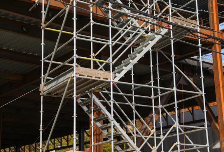 Cara Memasang Catwalk Steger dengan Benar pada Sistem Scaffolding ...